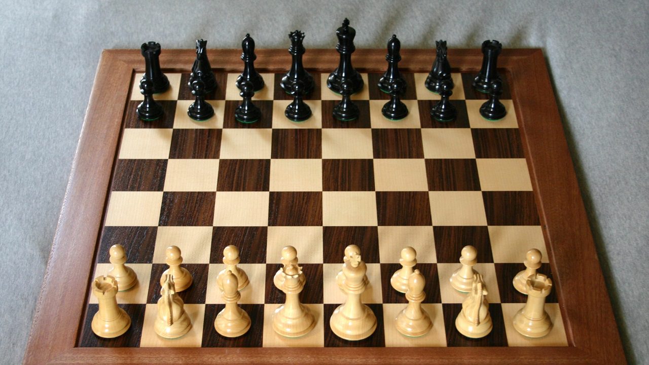 عدد شانون | عددی در ریاضیات شطرنج کامپیوتری برای تعداد حرکات قابل انجام